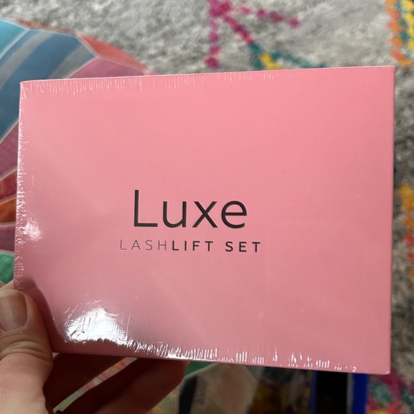 Luxe | Makeup | Luxe Lash Lift Set Includes 3 Lifts That Last Up To 8 ...